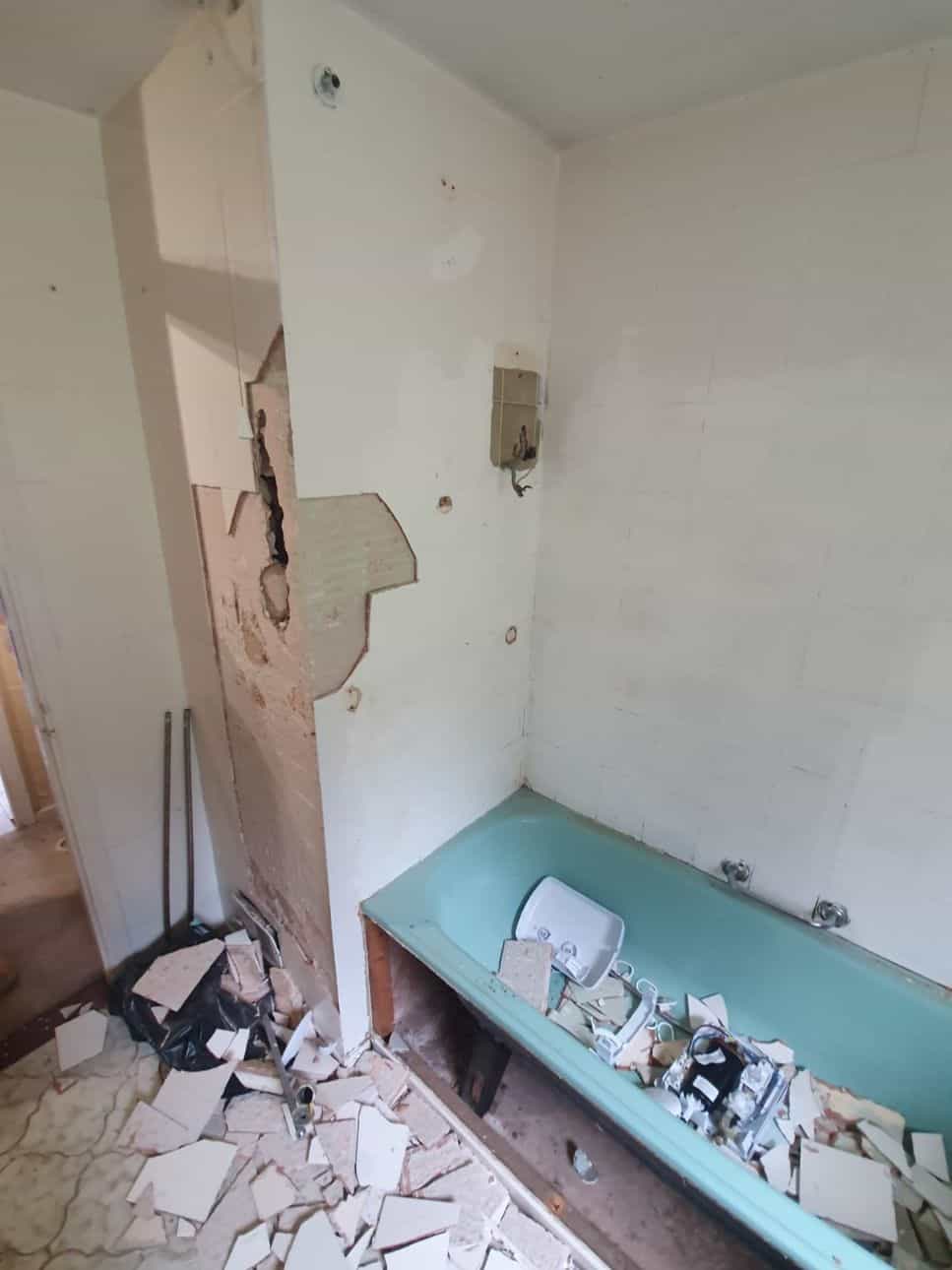 Complete Bathroom Renovation - Step By Step Gallery | helpfulplumber.co.uk